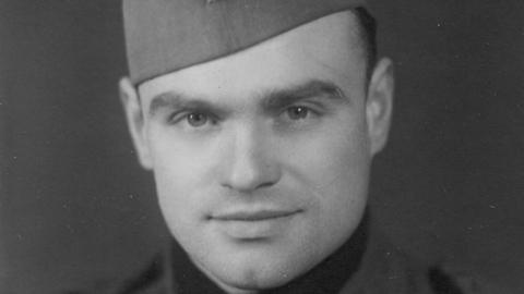 Paris 1944: True stories behind liberation from Nazis - BBC News