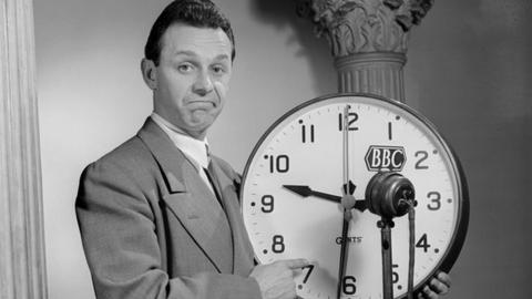 Bill Kerr, Australian actor and radio star, dies aged 92 - BBC News