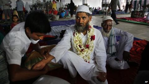 Al-Qaeda eyes India in jihadi battle of the brands - BBC News