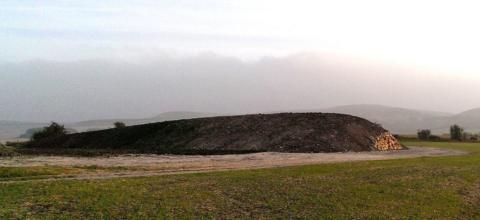 Wiltshire's 'Neolithic' long barrow burial chamber opens - BBC News