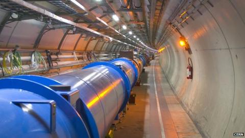 'Artificial retina' could detect sub-atomic particles - BBC News