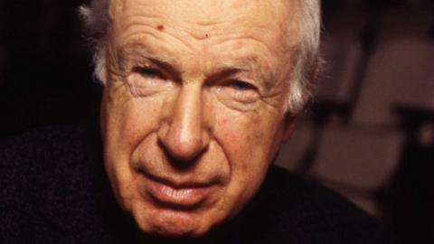 Peter Brook: British stage directing great dies aged 97 - BBC News