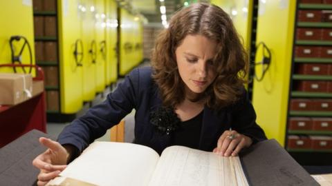 Insights into WW1's HMS Timbertown - BBC News