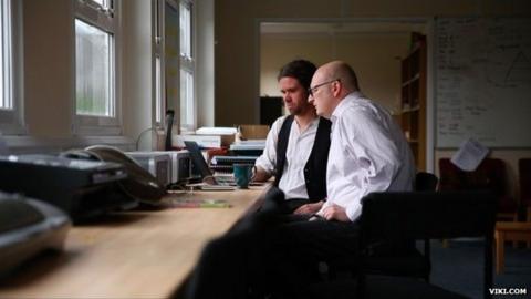 Manx Gaelic 'warriors' praised for language revival - BBC News
