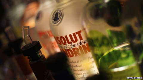 The science of alcohol: How booze affects your body - BBC News