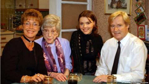 In pictures: Anne Kirkbride, Coronation Street's Deirdre - BBC News