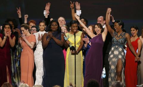 In pictures: SAG Award winners - BBC News