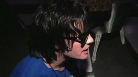 Richey Edwards: Missing Manic's sister on family's struggle - BBC News