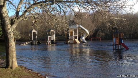 Severe gales leave 4,100 without power - BBC News
