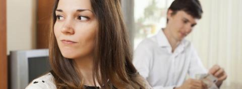 Financial Abuse: How to tell if your partner is a money bully - BBC News