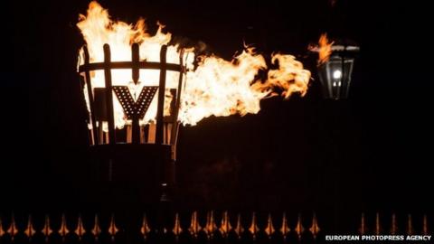 In pictures: VE Day commemorations - BBC News