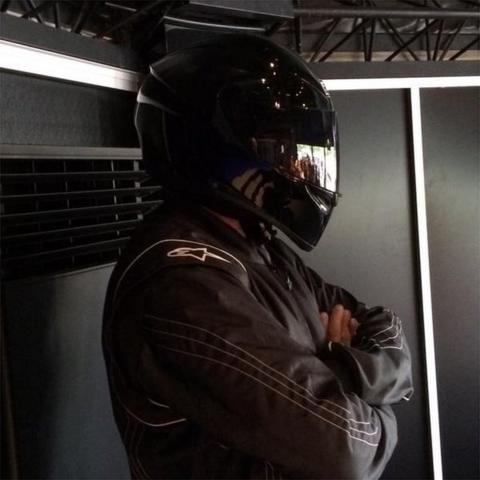 Reading Buses 'cow poo bus' sets speed record - BBC News