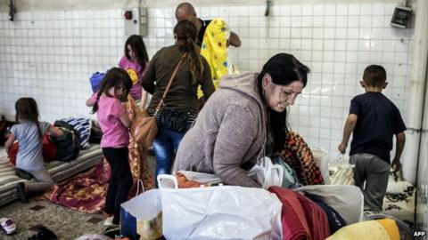 Gap between rich and poor 'keeps growing' - BBC News