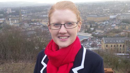 Halifax MP Holly Lynch steps down - BBC News