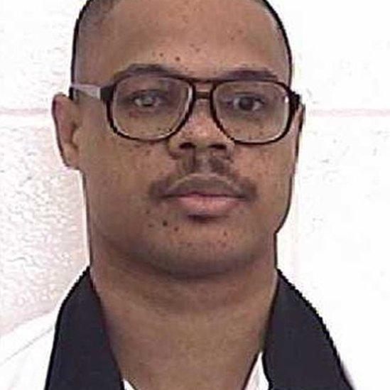 Inmate appeals to US Supreme Court, accusing juror of racism - BBC News