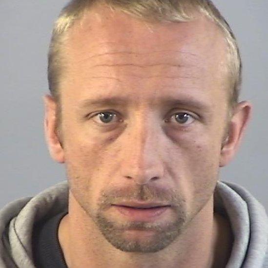 Reading PCSO James Wicks jailed for child image offences - BBC News