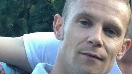 Wayne Boylan murder: 44-year-old man released on bail - BBC News