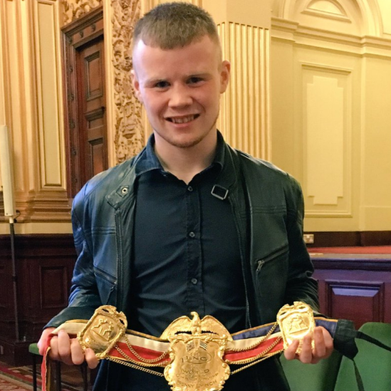 Benny Lynch campaign: Boxer hailed as 'the people's champion' - BBC News