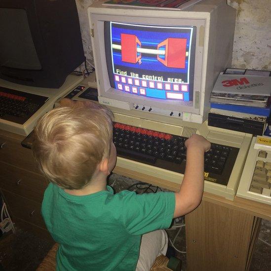 Is there a place for old tech in the 21st Century? - BBC News