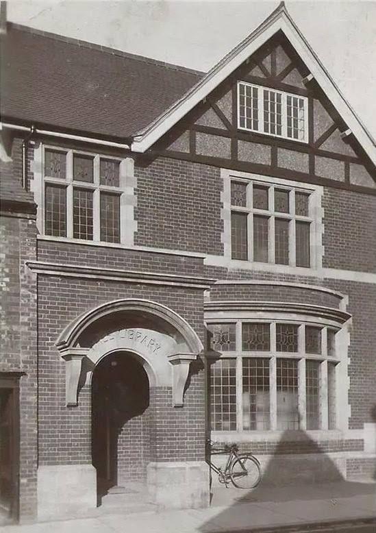 Newbury's Old Library refurbished to become community hub - BBC News