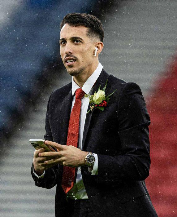 Miovski passed fit for Aberdeen - BBC Sport