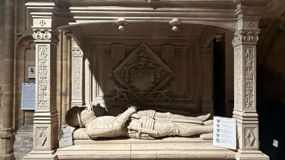 'Dismay' over Sherborne Abbey toilets proposal - BBC News