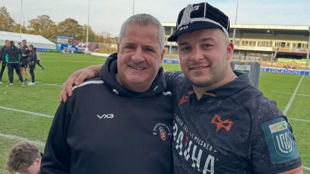 Wales v New Zealand: The making of Harri Deaves - BBC Sport