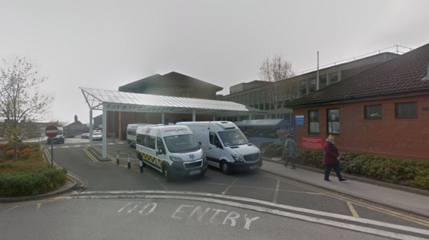 New visiting hours at five hospitals including Derby and Burton - BBC News