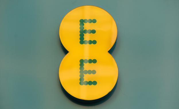 Norwich man says fraudsters took over his phone after EE failings - BBC ...
