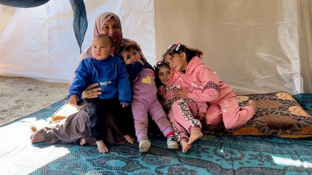 The struggle to reunite children with families in war-torn Gaza - BBC News