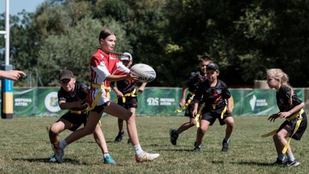 T1 rugby: RFU launches new style of rugby union for schools - BBC Newsround