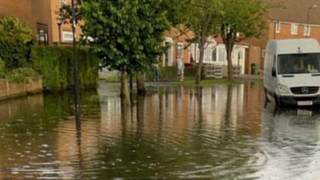 Chard flooding: People rescued and homes damaged - BBC News
