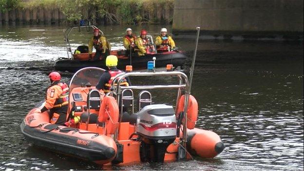 River Taff search for 'body' in Cardiff - BBC News