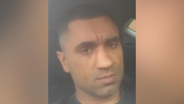 Reward offered in unsolved Leicester murder investigation - BBC News