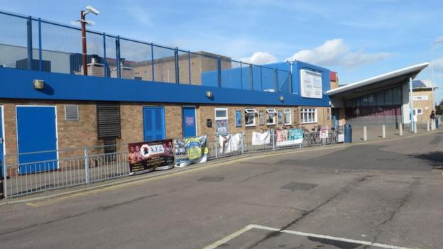 Sudbury man jailed after showing off machete on Snapchat - BBC News