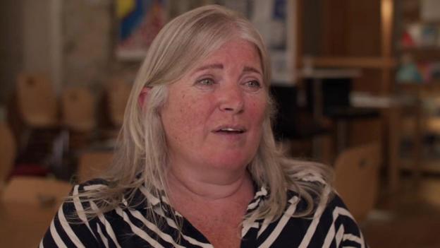 Hair pulling made me ashamed, says Oxford professor - BBC News