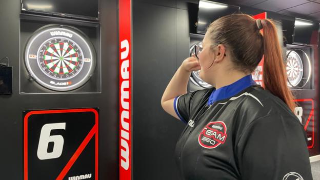 New Bristol darts centre opens amid rising popularity - BBC News