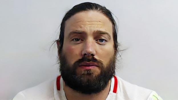 Victim of Tinder predator Christopher Harkins 'left penniless' - BBC News