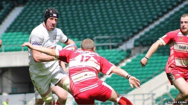 'Freak' wave kills holidaying rugby coach Rob Walton - BBC News