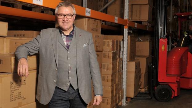 Brexit turmoil: Small businesses 'fed up with the whole thing' - BBC News