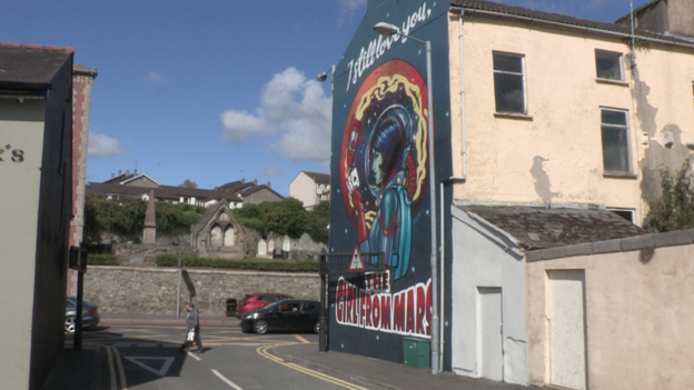 Ash at 30: The Downpatrick rock band still shining - BBC News