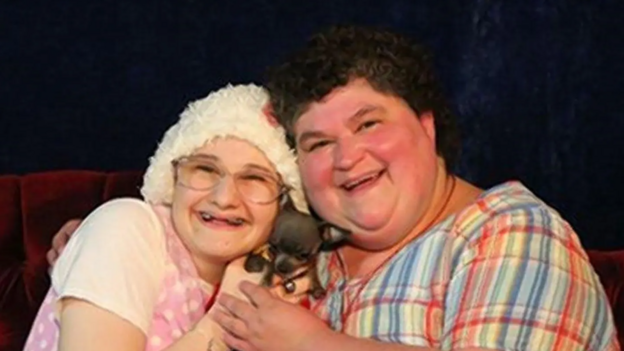 Gypsy Rose Blanchard released early from US prison - BBC News