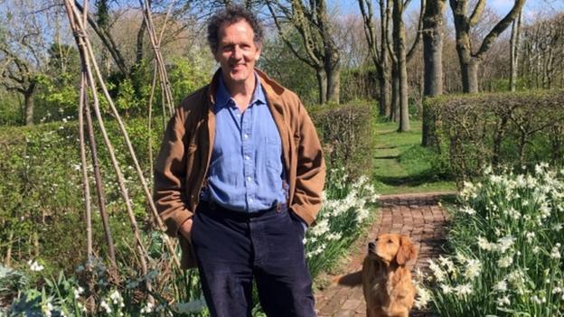 Gardens founded by TV presenter Geoff Hamilton turn 40 - BBC News