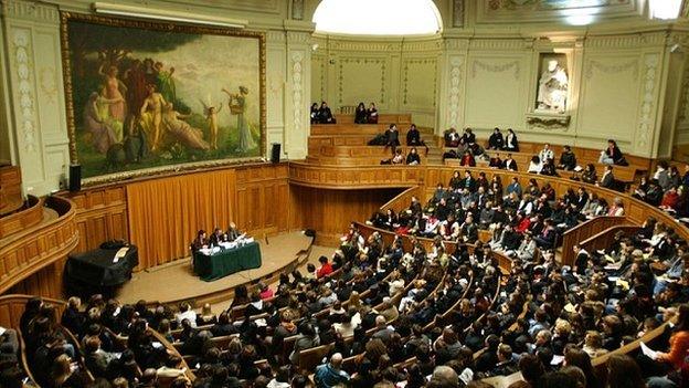 Big is beautiful for merging universities - BBC News