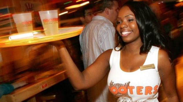Hooters: Restaurant chain files for bankruptcy - BBC News