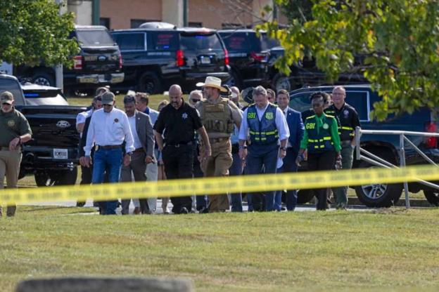 Colt Gray, 14, and father in court over Georgia school shooting - BBC News