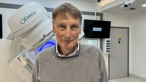 'Going from cancer doctor to patient was bizarrely reassuring' - BBC News