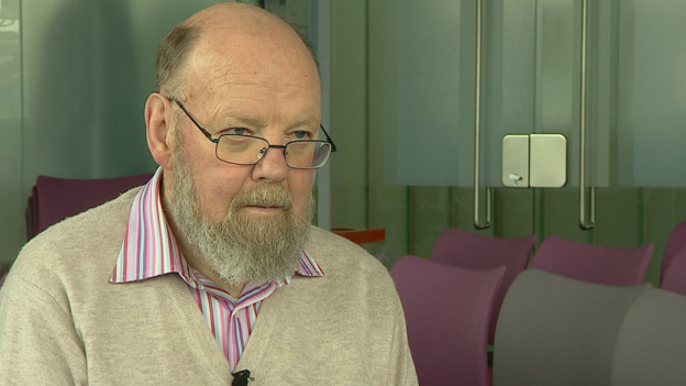 Dolly the sheep creator Ian Wilmut dies aged 79 - BBC News