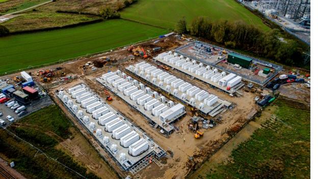 Cottingham: Europe's biggest battery storage system switched on - BBC News