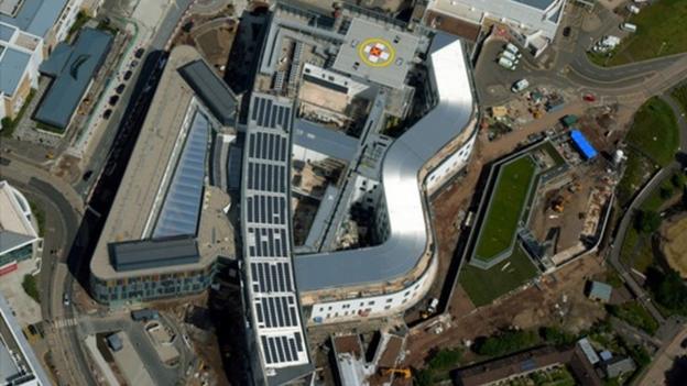 Edinburgh children's hospital hit by further delays - BBC News